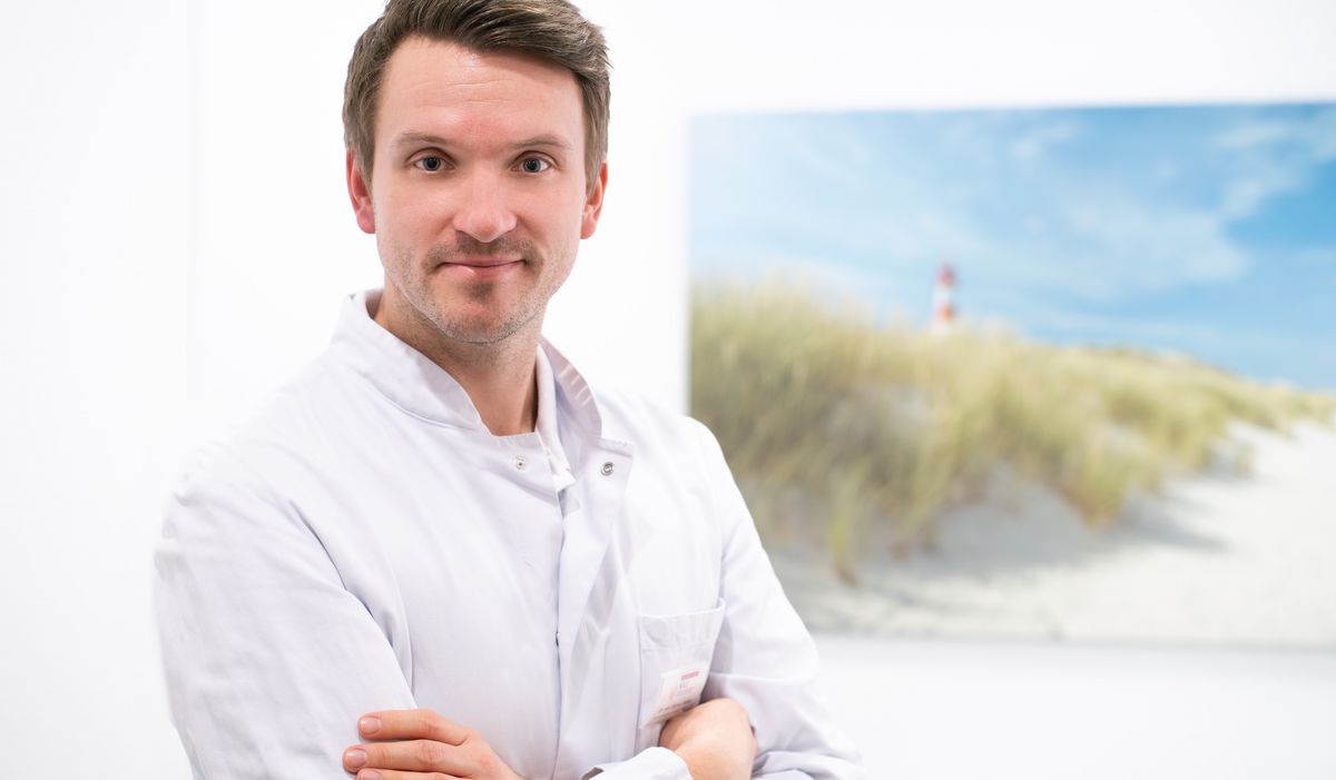 Dr. med. Michael Helbig verstärkt die MVZ Praxis für Orthopädie und ...